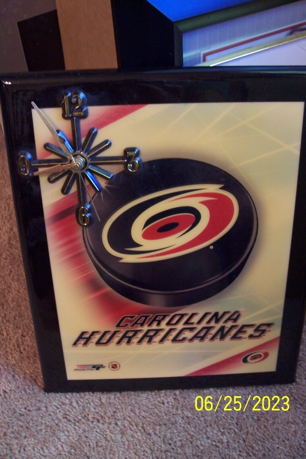 Best Carolina Hurricanes Desk Clocks – TOP-CLOCKS.COM